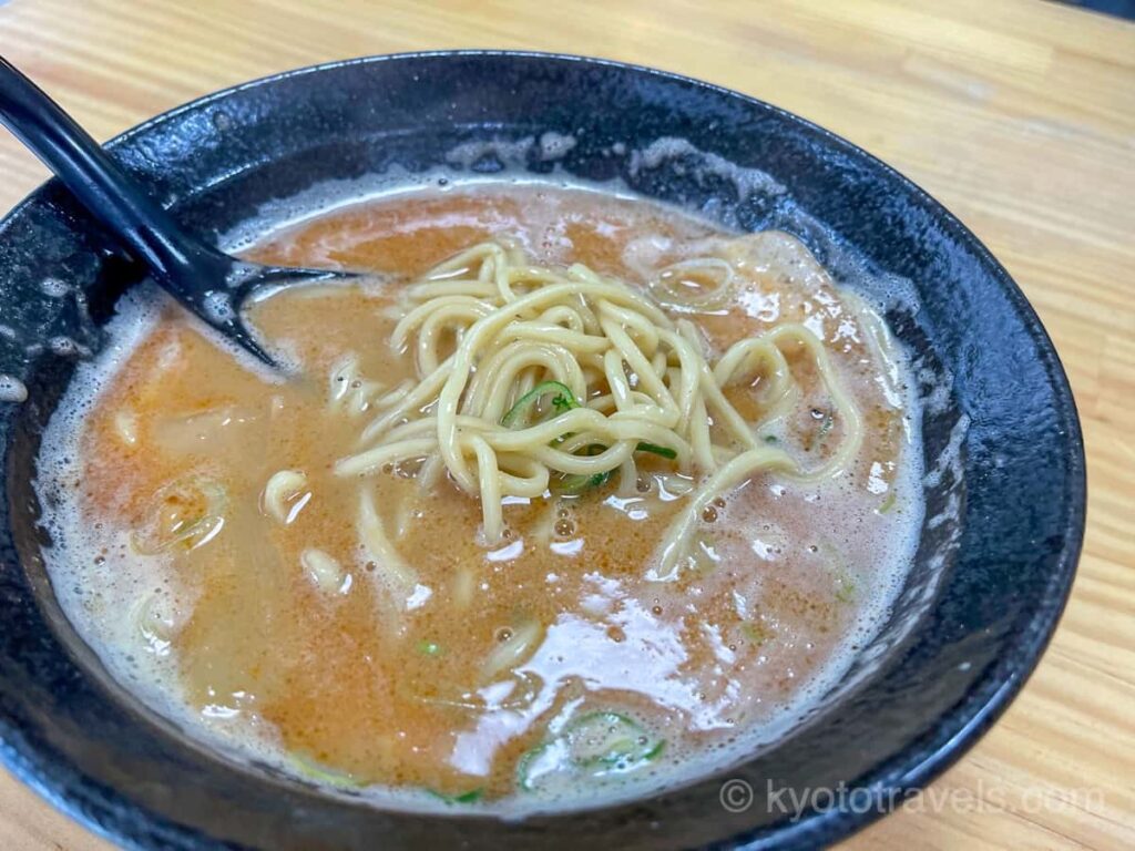 【木津川】麺屋じすり｜唯一無二の濃厚海老出汁ラーメン専門店 - 京都のいろは